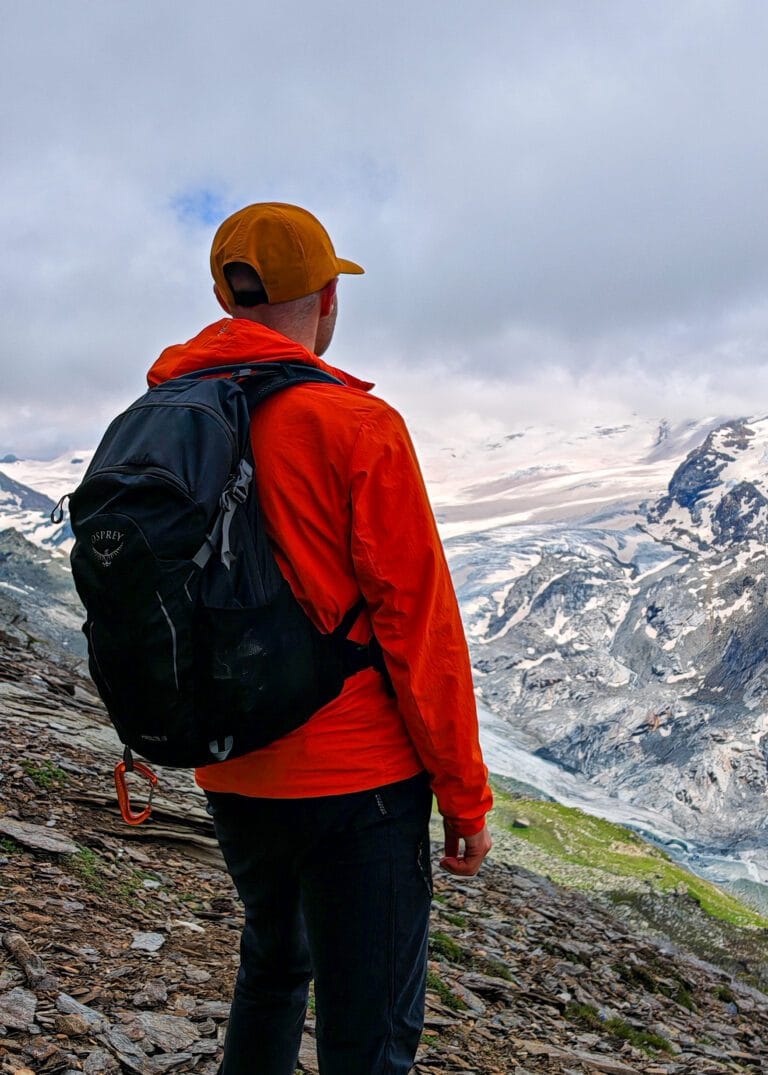 The Osprey Hikelite 18 Backpack: A Hiker's Perspective - Backpacker's Mentality